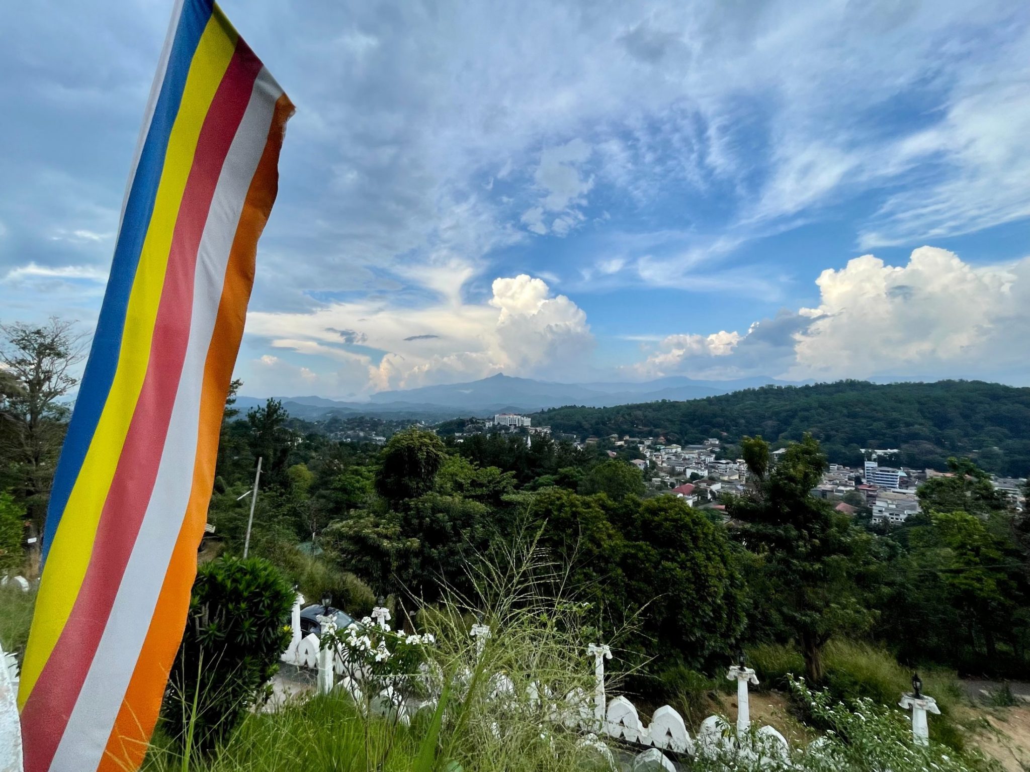 Ein Tag in Kandy: Die besten Sehenswürdigkeiten + Reisetipps - JOURNICATION